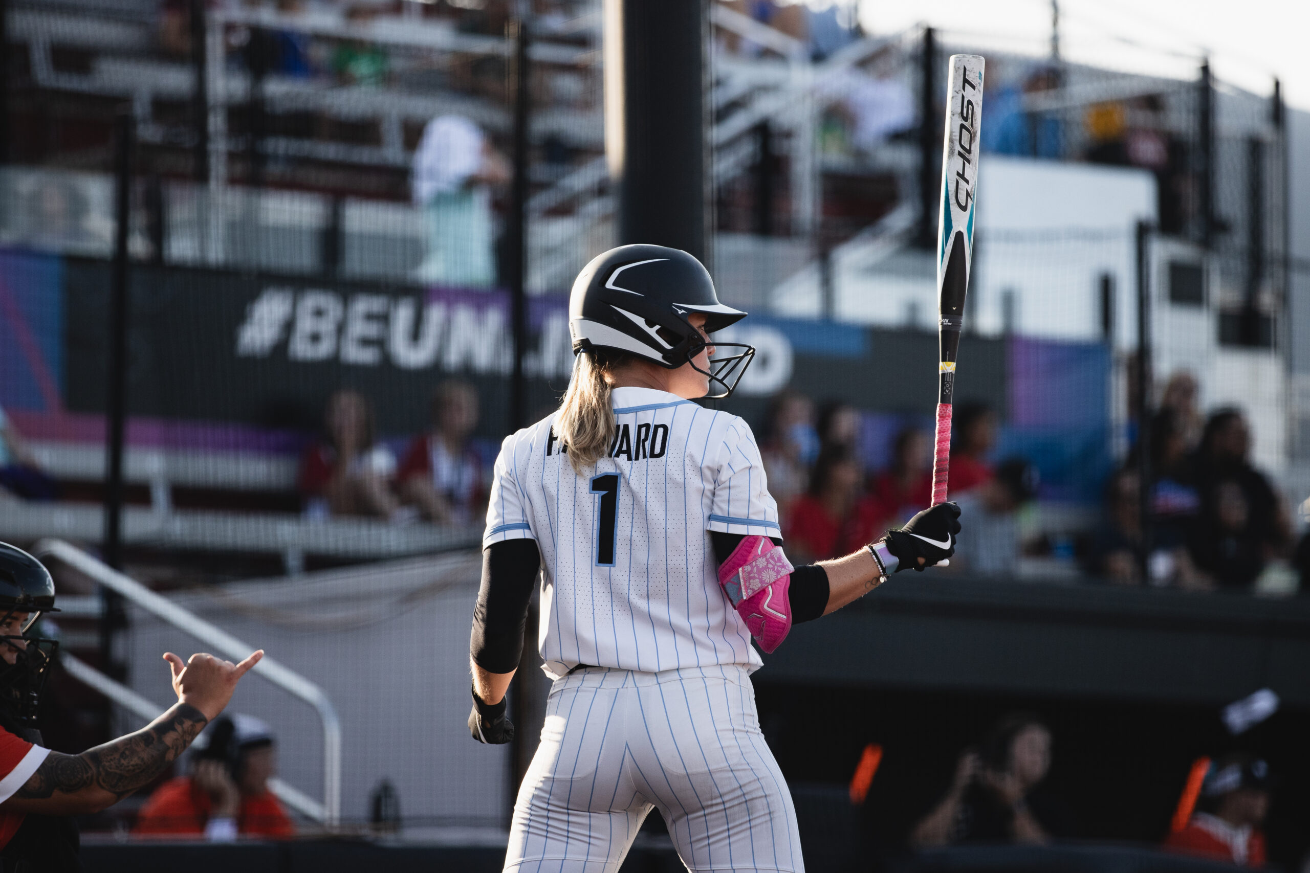Vic Hayward signs for 2024 AU Pro Softball Championship Season