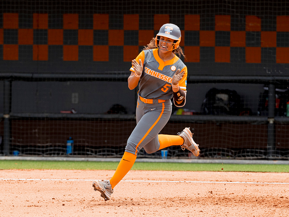 Tennessee's Rylie West Signs with AU Pro Softball for AUX